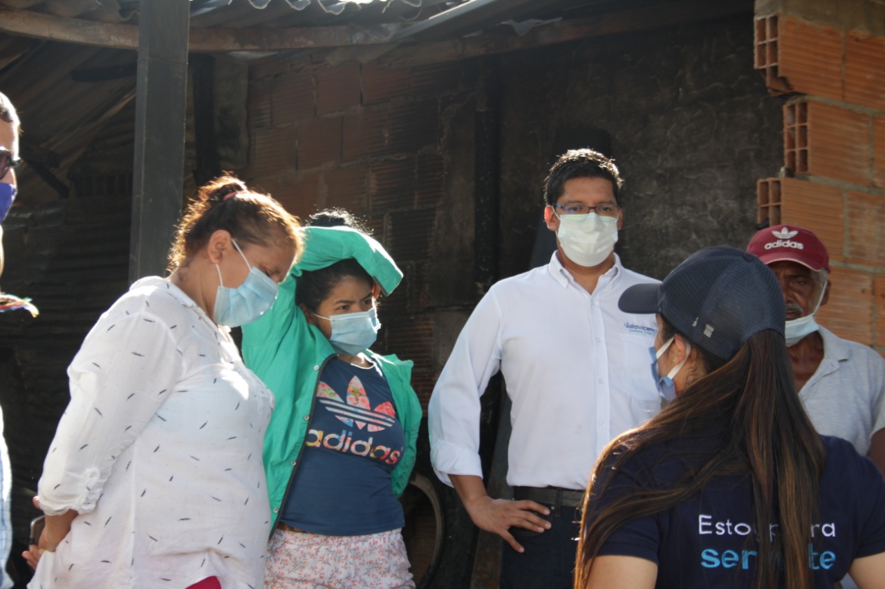 Entregan ayudas a familias del Betty Camacho que perdieron todo en ...